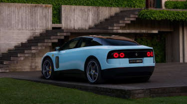 J'ai étudié le design automobile et c'est pourquoi la Ferrari Luce n'a ...