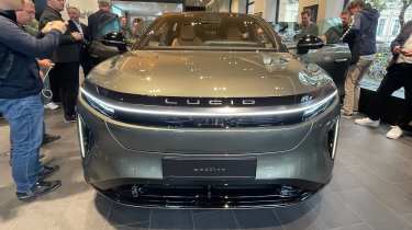 Les SUV Lucid Cosmos et Earth arriveront en Europe à partir de 2027 ...